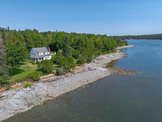 house with 4 bedroom, Lamoine ME DS103224180