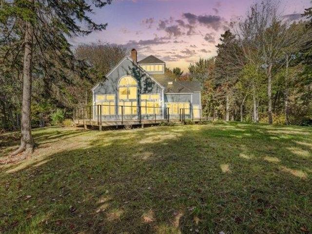 house with 4 bedroom, Lamoine ME ES103100028
