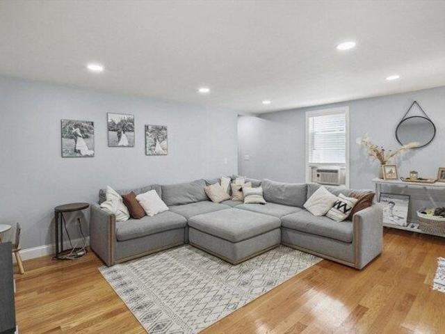 house with 4 bedroom, Lancaster MA ES103602167