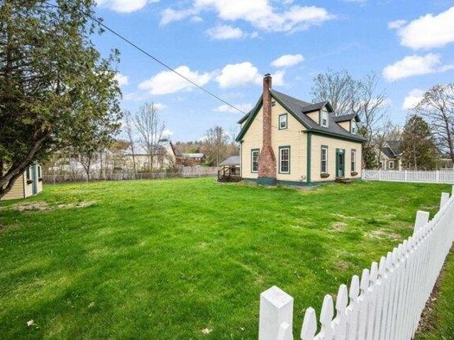 house with 4 bedroom, Lancaster NH ES104010906