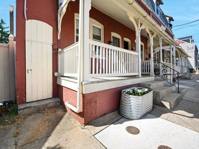 house with 4 bedroom, Lancaster PA DS103601287