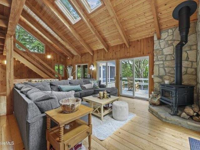 house with 4 bedroom, Lanesborough MA DLS102962172