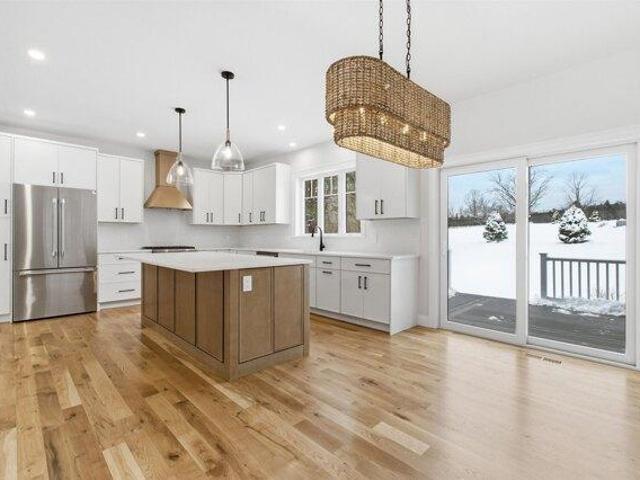house with 4 bedroom, Laconia NH DLS102822707