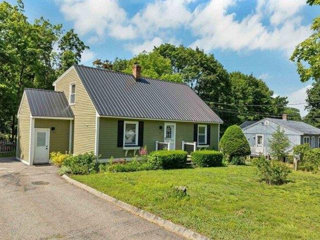 house with 4 bedroom, Laconia NH DS104010036