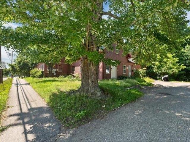 house with 4 bedroom, Laconia NH DS104075016