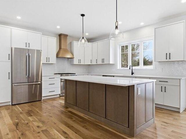 house with 4 bedroom, Laconia NH DS101899311