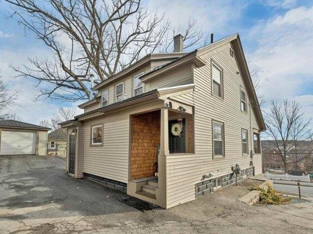 house with 4 bedroom, Laconia NH DS102669532