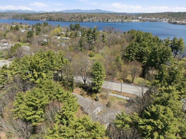 house with 4 bedroom, Laconia NH ES105093553
