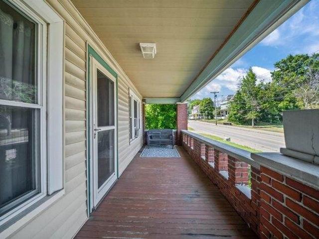 house with 4 bedroom, Laconia NH ES105144684