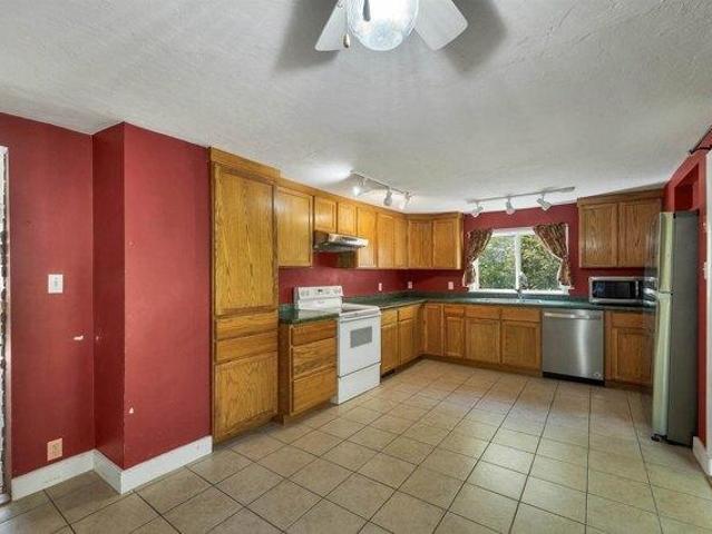 house with 4 bedroom, Laconia NH ES103221622