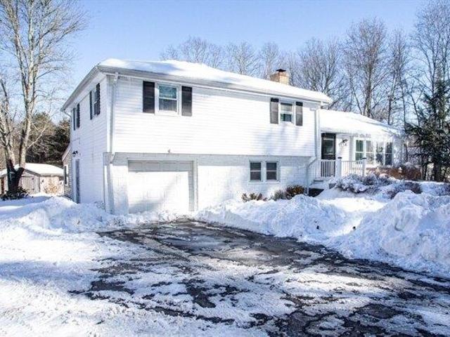 house with 4 bedroom, Lakeville MA DS102412832