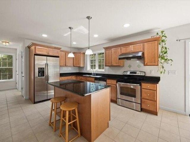 house with 4 bedroom, Lakeville MA ES103161770