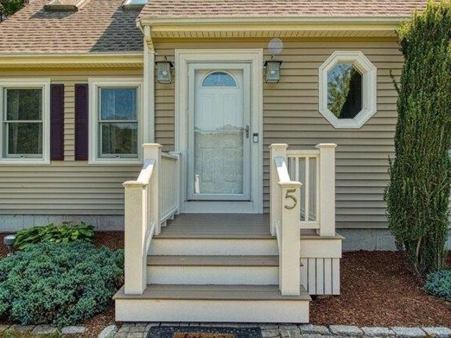 house with 4 bedroom, Lakeville MA ES105094315