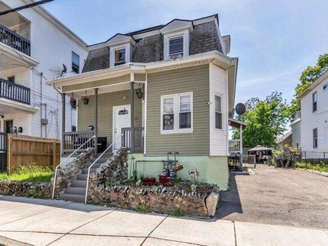 house with 4 bedroom, Lawrence MA ES104510340