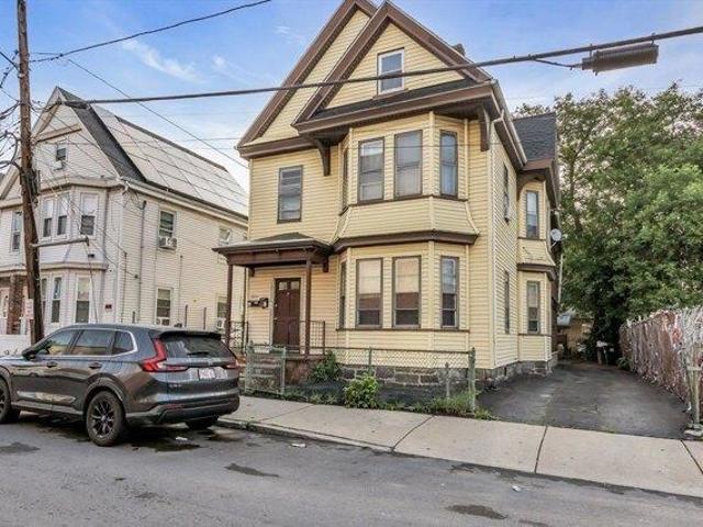 house with 4 bedroom, Lawrence MA ES104762017