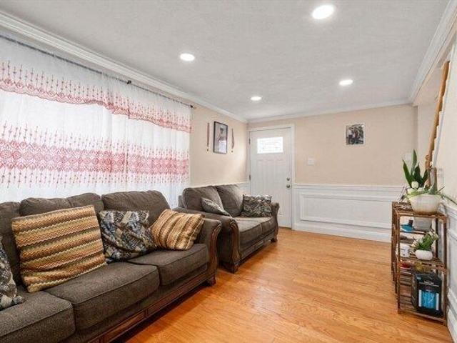 house with 4 bedroom, Lawrence MA ES105092708
