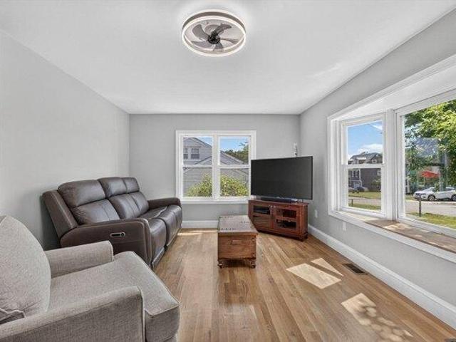 house with 4 bedroom, Lawrence MA ES105191803