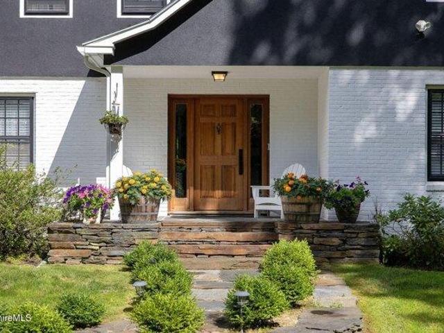 house with 4 bedroom, Lenox MA ES102860368