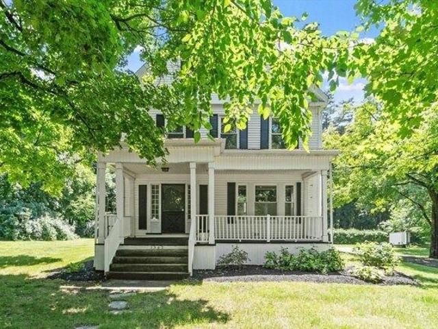 house with 4 bedroom, Leominster MA DS104351496