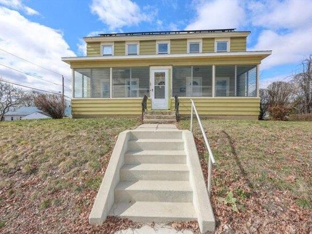 house with 4 bedroom, Leominster MA DS102409514
