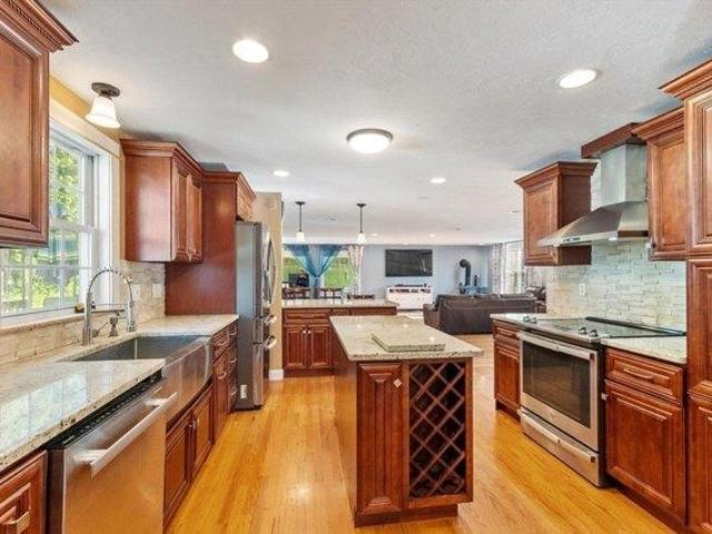 house with 4 bedroom, Leominster MA DS103774253
