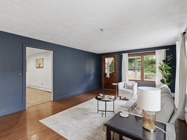 house with 4 bedroom, Leominster MA ES104807554