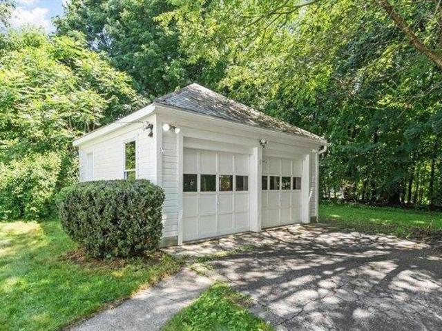 house with 4 bedroom, Leominster MA ES105143813