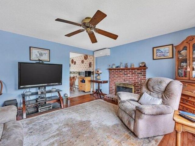 house with 4 bedroom, Leominster MA ES105157009