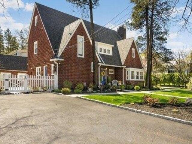 house with 4 bedroom, Leonia NJ ES104406271