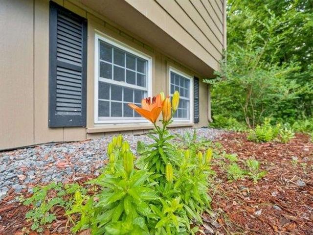 house with 4 bedroom, Lebanon NH ES103886781