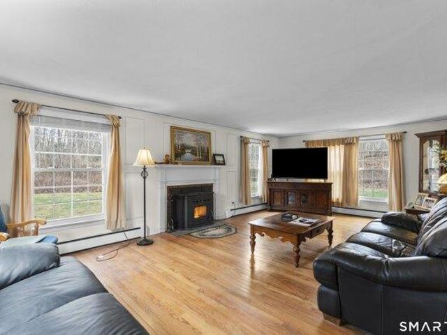 house with 4 bedroom, Ledyard CT ES104263126