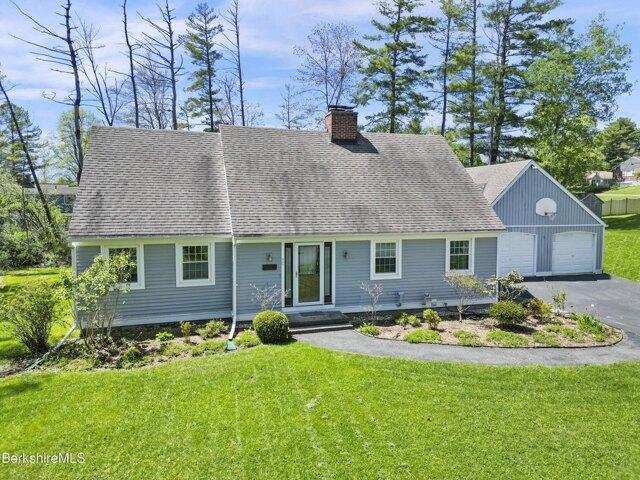 house with 4 bedroom, Lee MA DS102562547