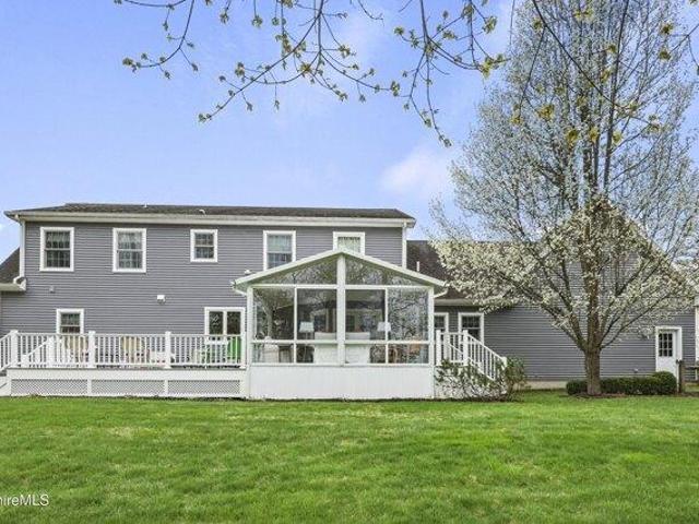 house with 4 bedroom, Lee MA DS102217824