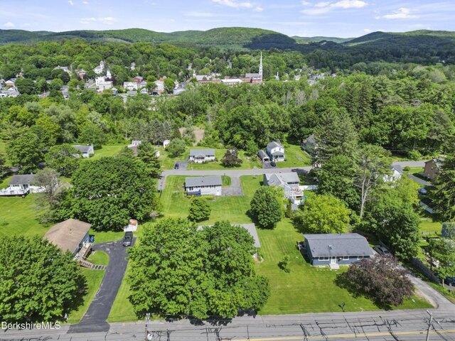 house with 4 bedroom, Lee MA DS103774509