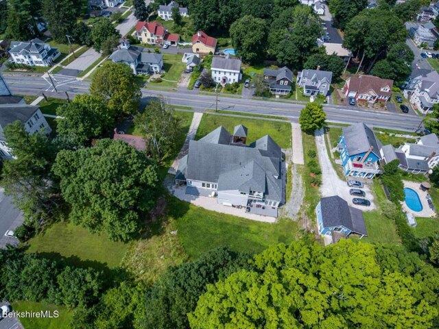 house with 4 bedroom, Lee MA DS103221059
