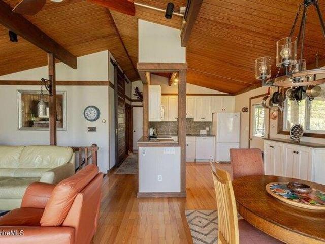 house with 4 bedroom, Lee MA ES103125184