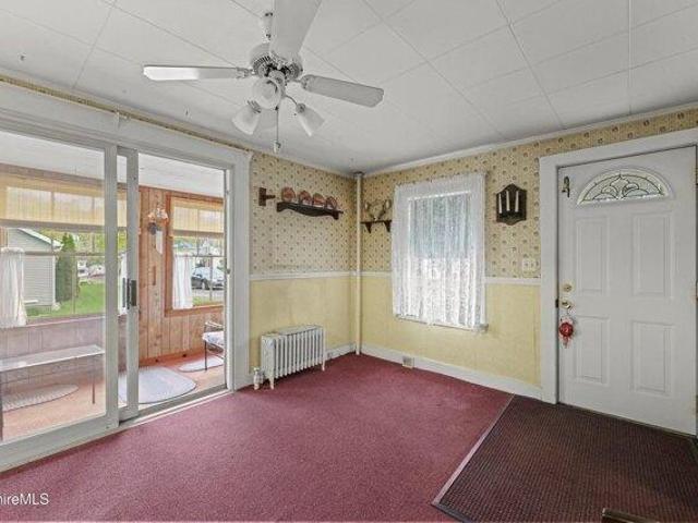 house with 4 bedroom, Lee MA ES105113811