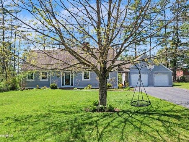 house with 4 bedroom, Lee MA ES105114977