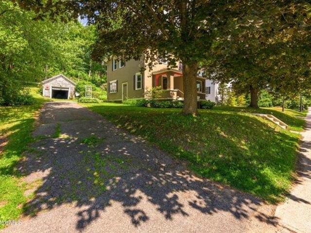 house with 4 bedroom, Lee MA ES105316216