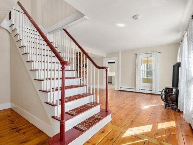 house with 4 bedroom, Lee NH DS102315964