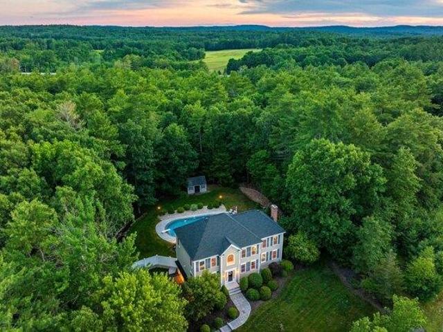 house with 4 bedroom, Lee NH ES104809393