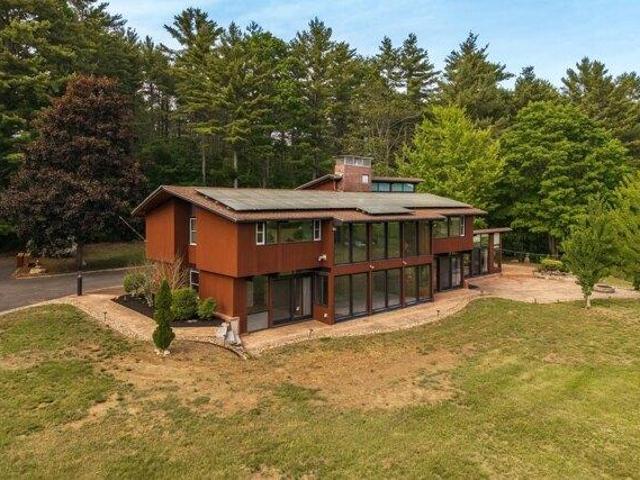house with 4 bedroom, Lee NH ES104849632