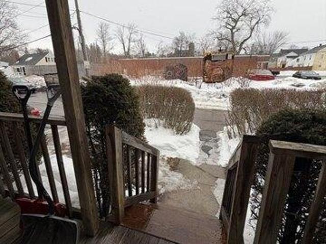 house with 4 bedroom, Leicester MA DLS102448114