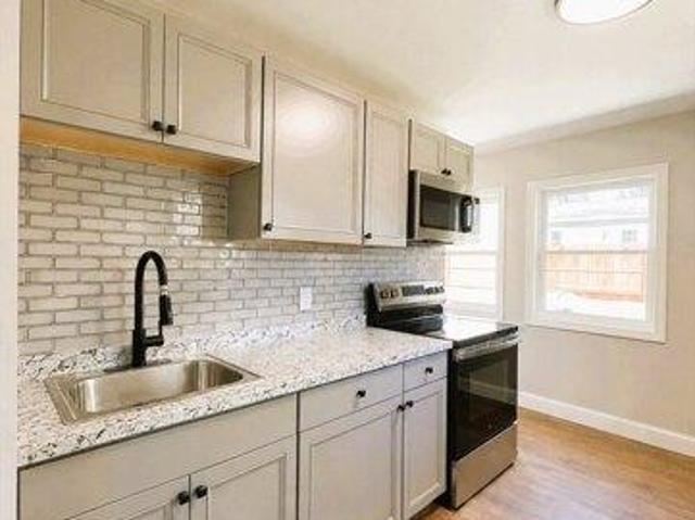 house with 4 bedroom, Leicester MA ES103221163