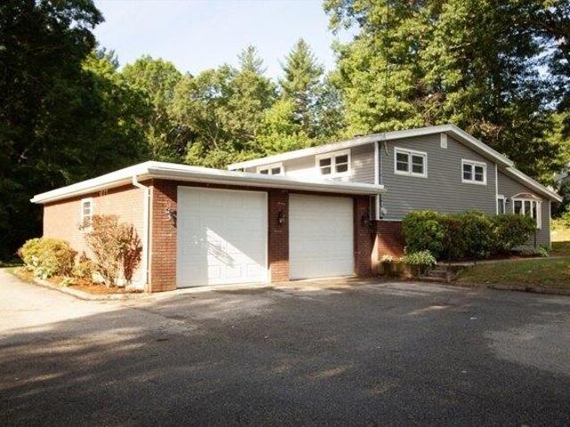 house with 4 bedroom, Leicester MA ES104375036