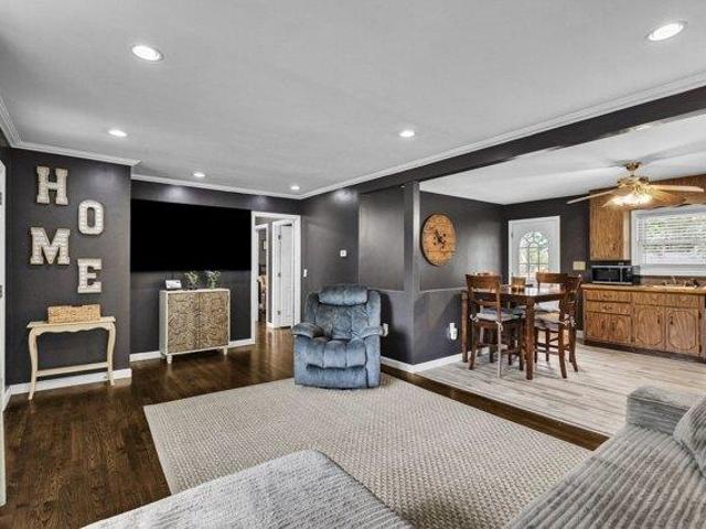 house with 4 bedroom, Leicester MA ES105713717
