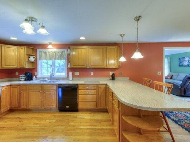 house with 4 bedroom, Leicester MA ES105174061
