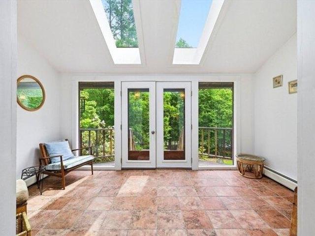 house with 4 bedroom, Leverett MA ES104044178