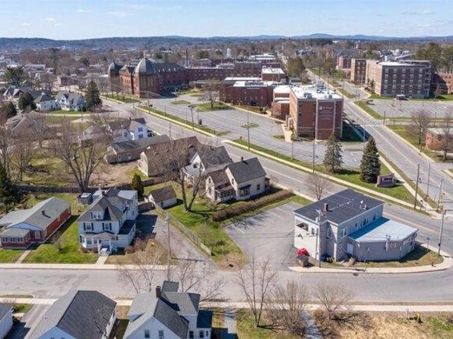 house with 4 bedroom, Lewiston ME DLS102344960