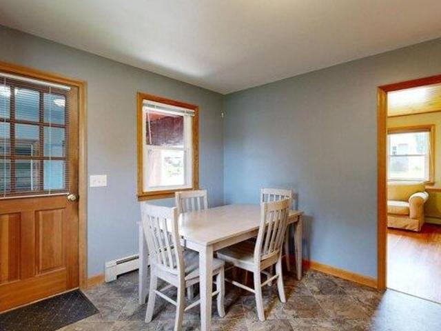 house with 4 bedroom, Lewiston ME ES105207799